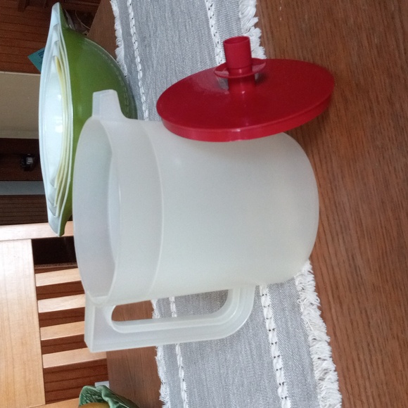 Tupperware | Dining | Tupperware Pitcher With Red Top | Poshmark